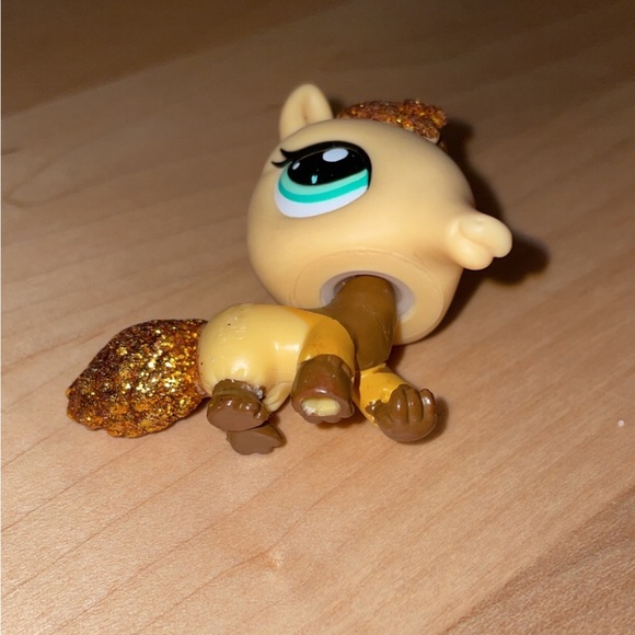 Littlest Pet Shop | Accessories | Littlest Pet Shop 233 Yellow Gold ...